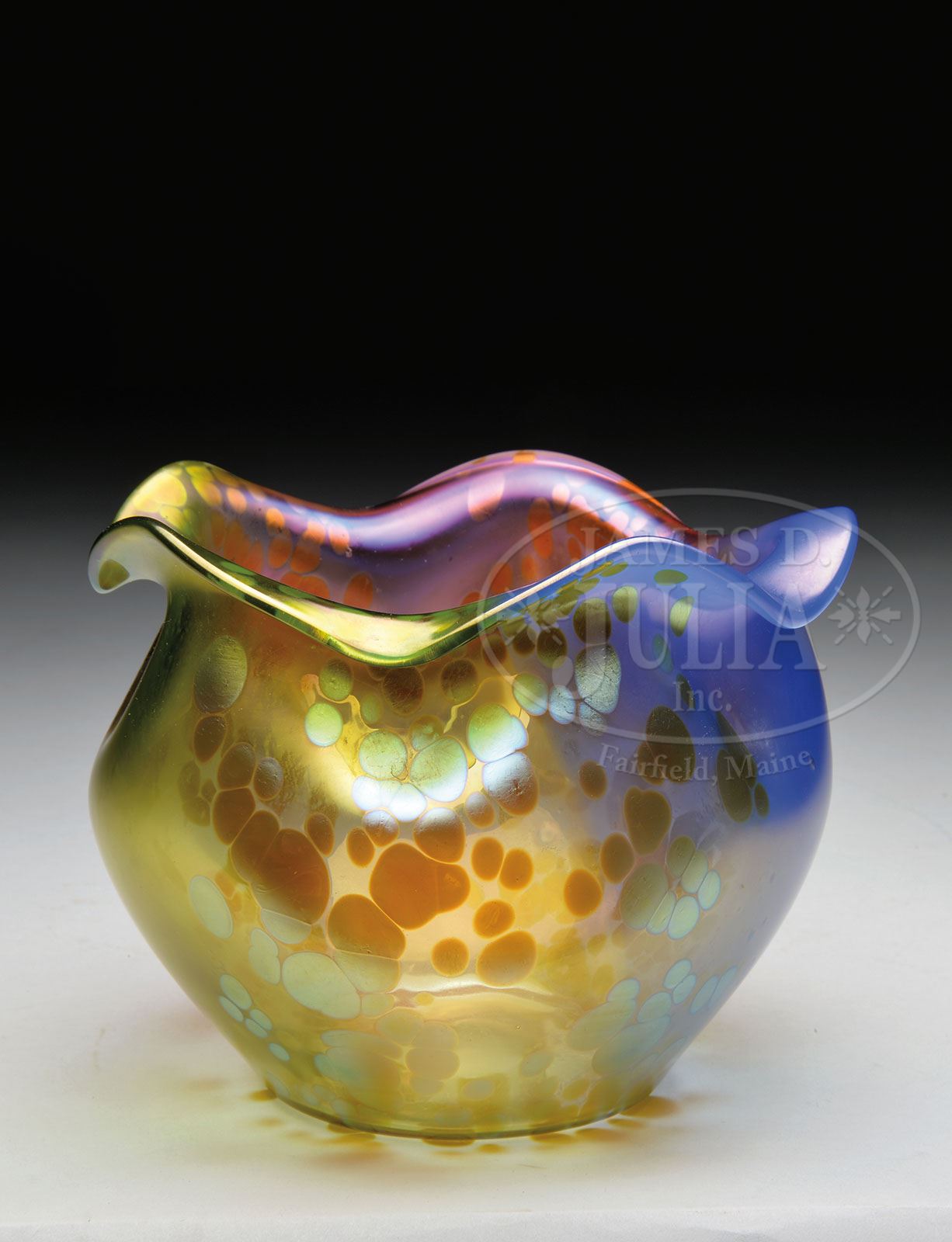 LOETZ PHANOMEN TRICOLOR VASE.