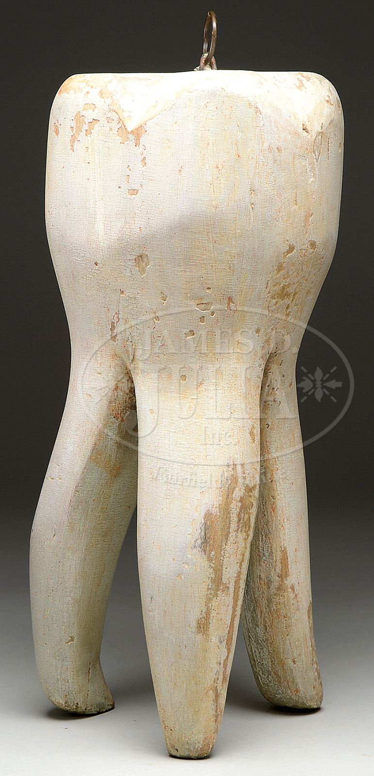 19TH CENTURY FIGURAL CARVED WOOD TOOTH DENTAL TRADE SIGN.