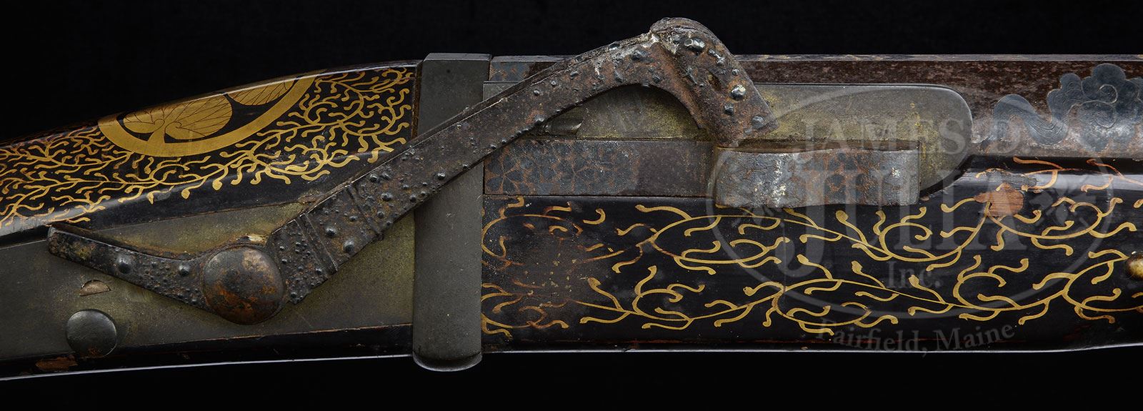 FINE ELABORATELY DECORATED MID-EDO PERIOD SHORT HEAVY JAPANESE ...