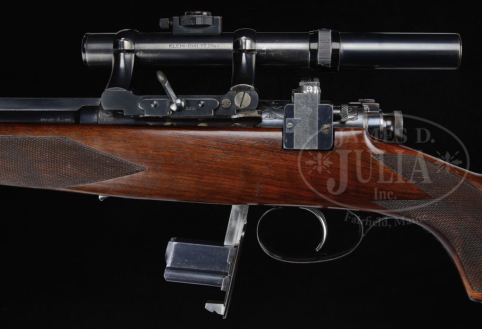 EXCEPTIONAL CUSTOM BOLT ACTION SMALL BORE RIFLE BY F. JAGER.