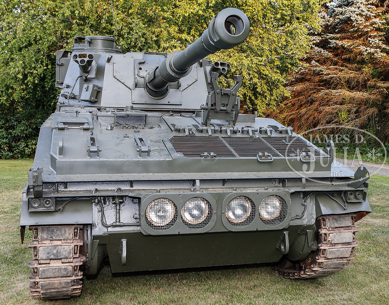 RECENTLY PAINTED AND POPULAR BRITISH ABBOT MODEL FV433 105MM SELF ...