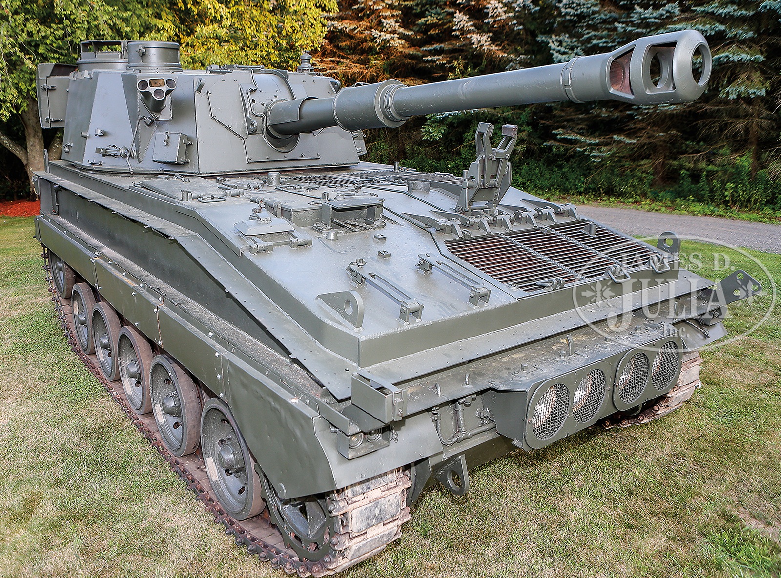 RECENTLY PAINTED AND POPULAR BRITISH ABBOT MODEL FV433 105MM SELF ...